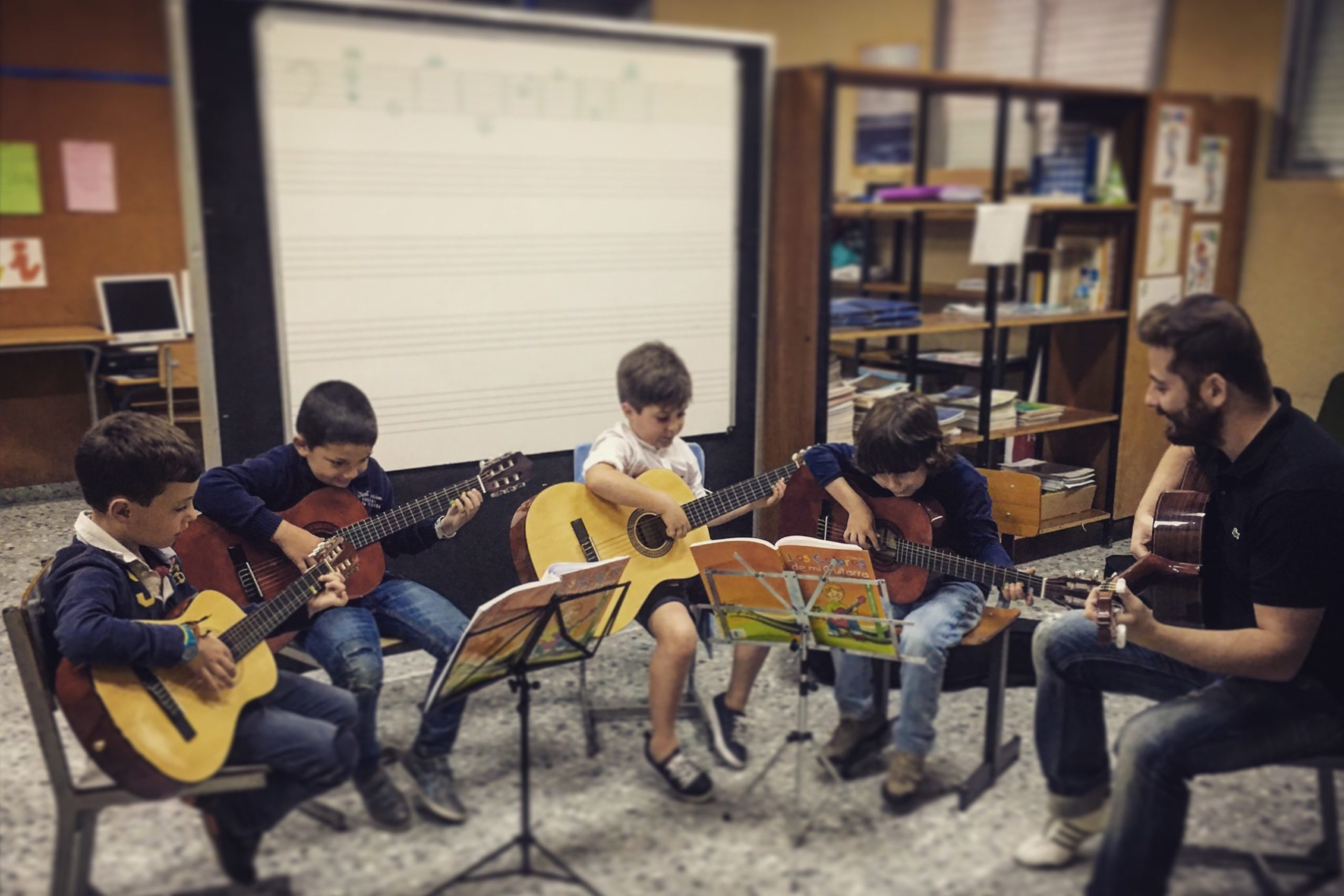 ¿DEBEN ESTUDIAR MÚSICA NUESTROS HIJOS? - Alejandro mendoza